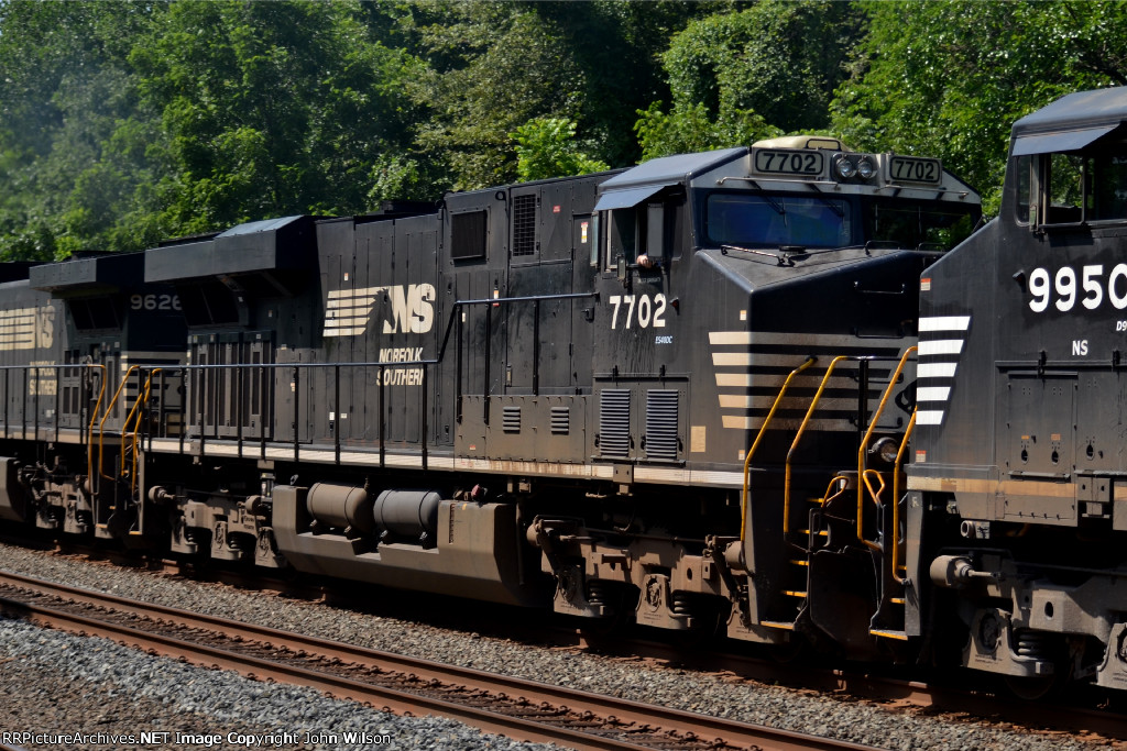 NS 7702